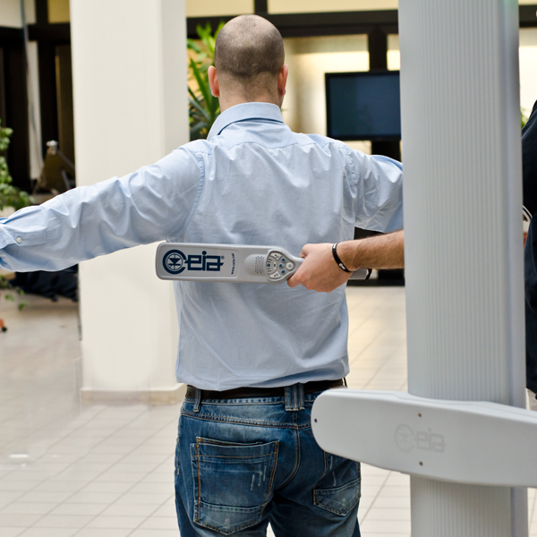 HAND HELD METAL DETECTORS – PD240 – MDT Security Systems Sdn. Bhd.